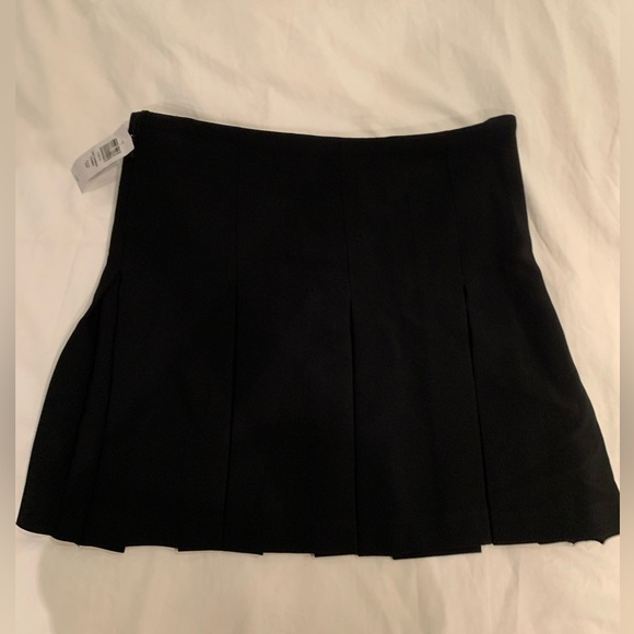 Babaton | Skirts | Aritzia Babaton Label New With Tag Hathaway Pleated ...